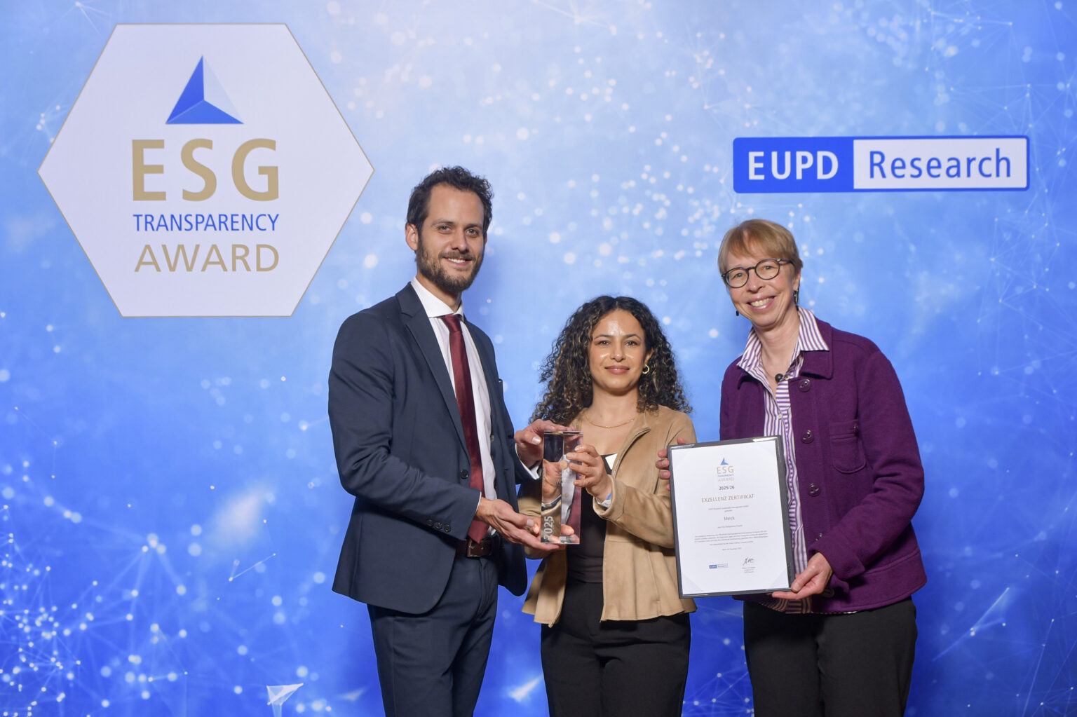 Transparency as Competitive Advantage: Leading Companies Receive ESG Transparency Award - ESG Summit